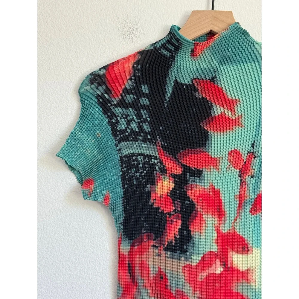Yang Er Da Meng | Tops | Yang Er Da Meng Dreamy Goldfish Pleated Plisse ...